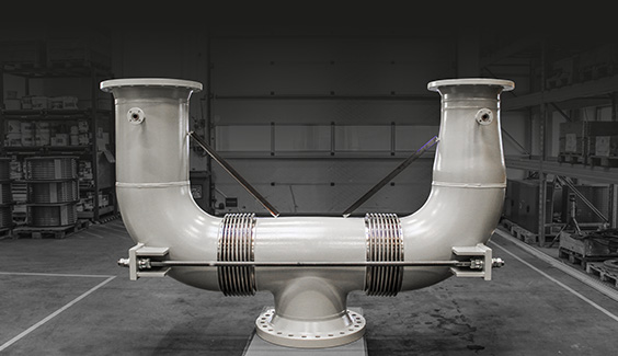 U-Shaped pipe assembly with Expansion Joints for an oil refinery