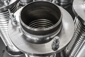 Lateral Flexible Bellows for hydrocarbon piping system